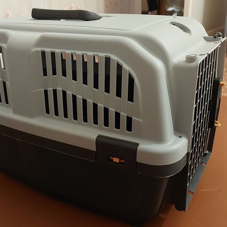 Переноска для животных пластиковая