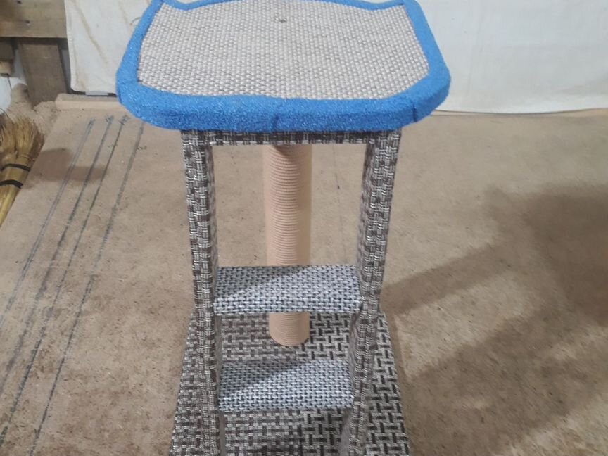 Когтеточка с лесенкой