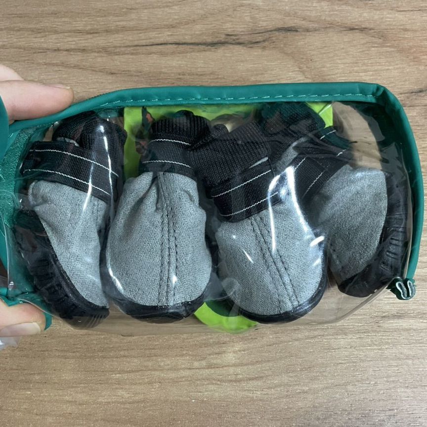 Обувь для собак мелких пород