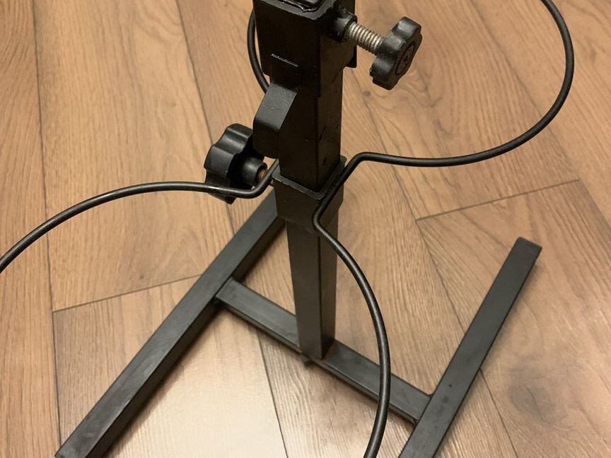 Подставка для собачьих мисок