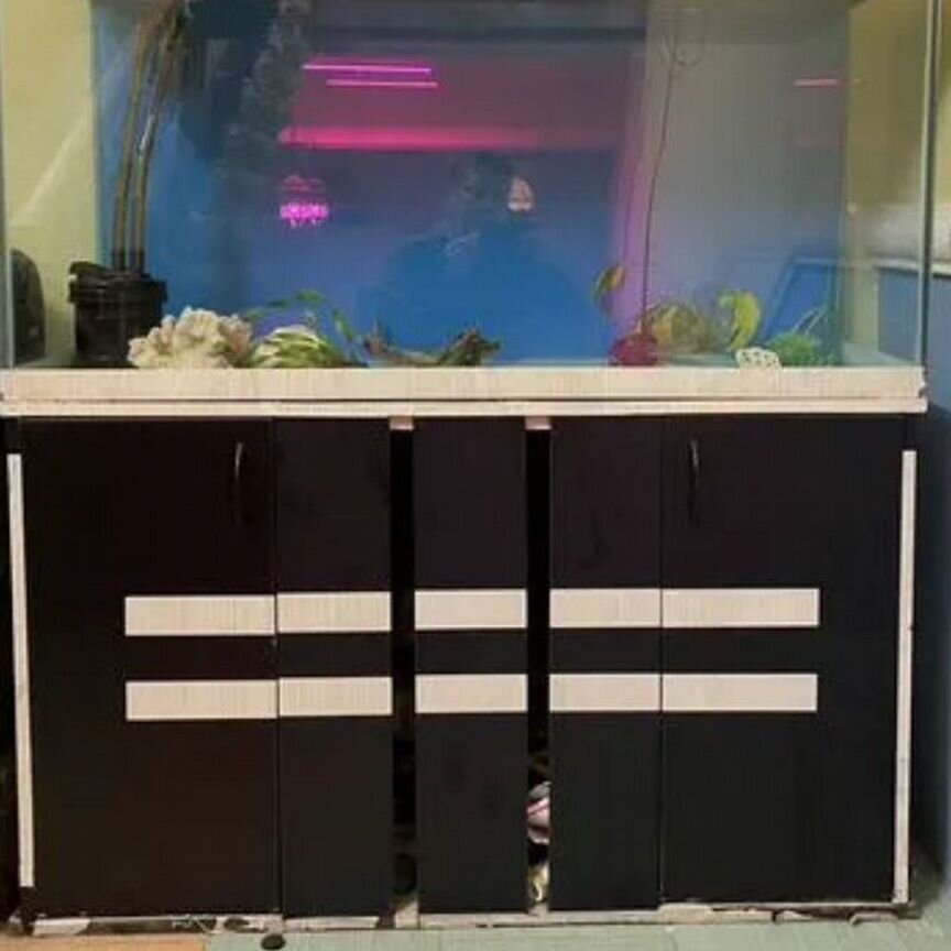 Аквариум с тумбой