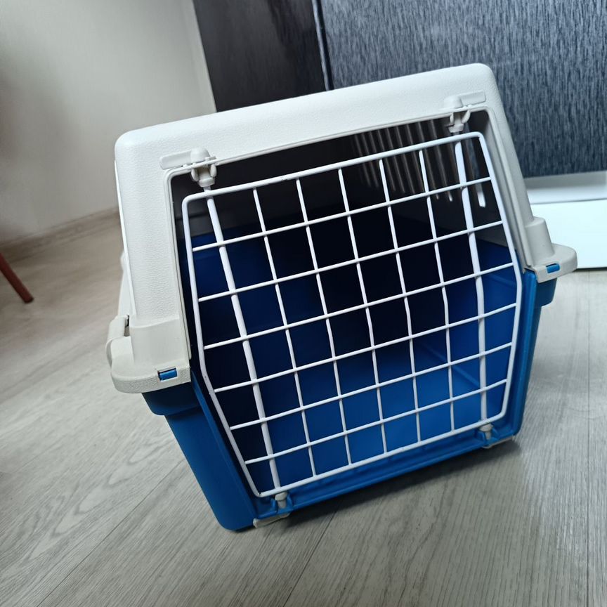 Переноска для кошек и собак