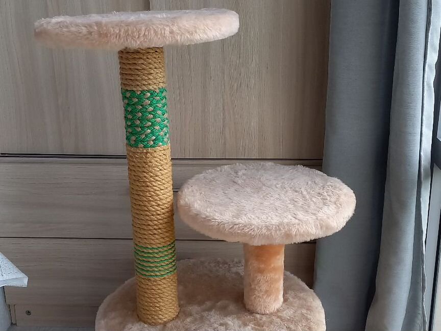 Кошкин домик-когтеточка с полочками -лежанками