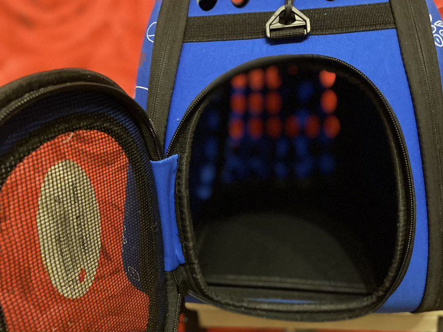 Переноска для кошек и собак