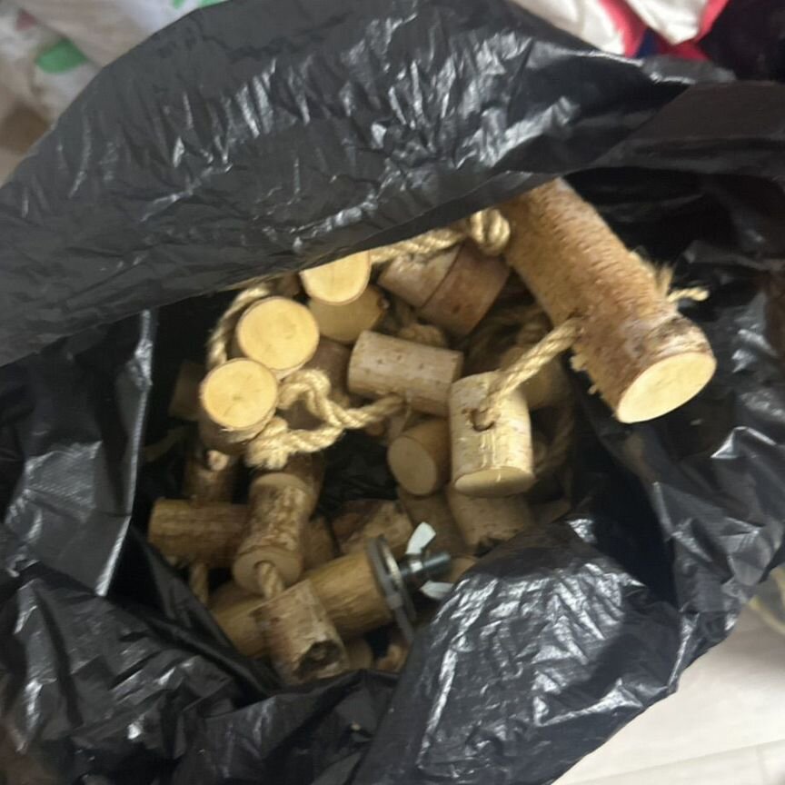 Игрушки для попугаев