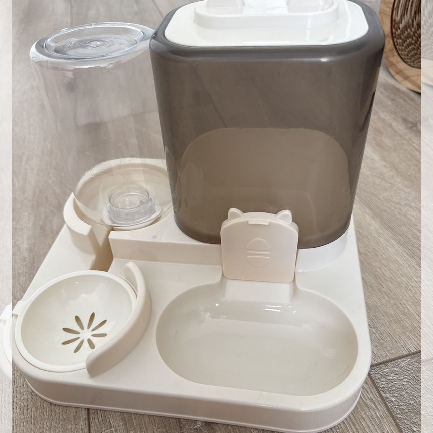 Кормушка для кошек