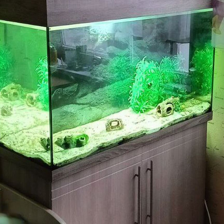 Аквариум с тумбой 200л