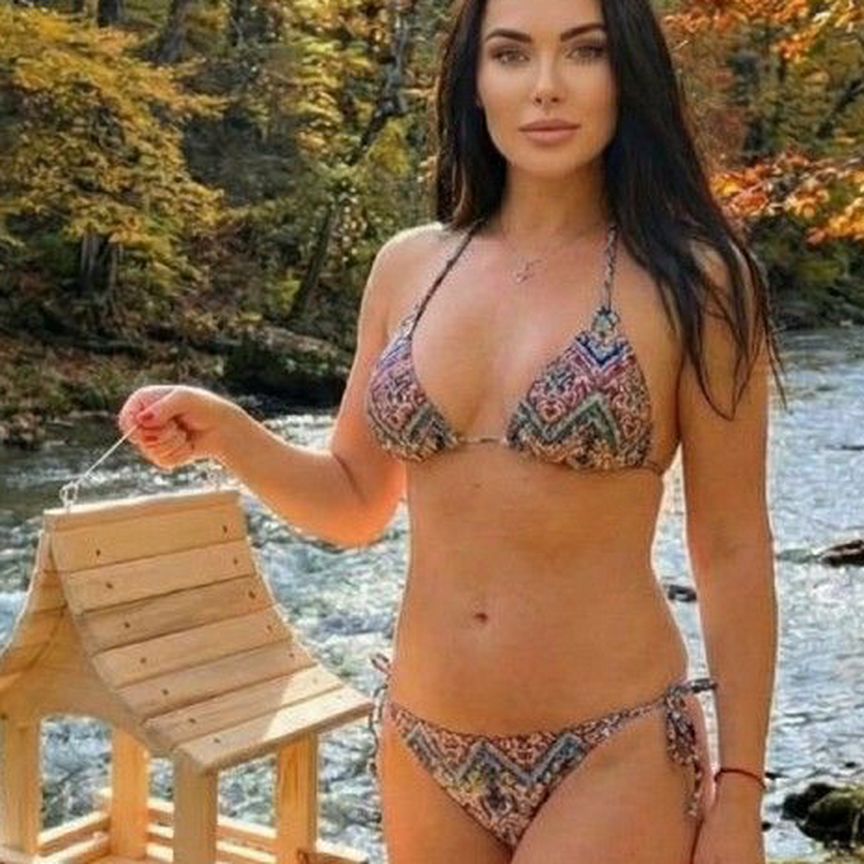 Кормушка для птиц и белок из дерева скворечник