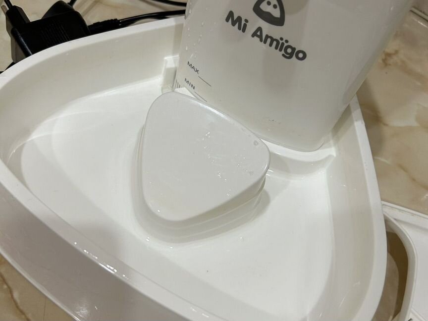 Питьевой фонтанчик для кошек