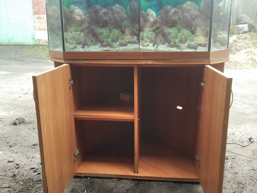 Аквариум 180 литров с тумбой.(угловой)