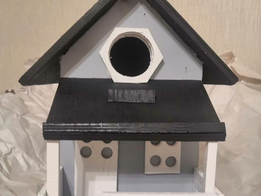 Кормушка, скворечник для птиц