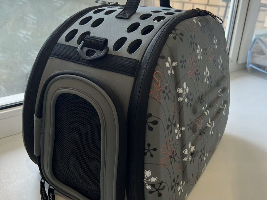 Переноска для кошек и собак