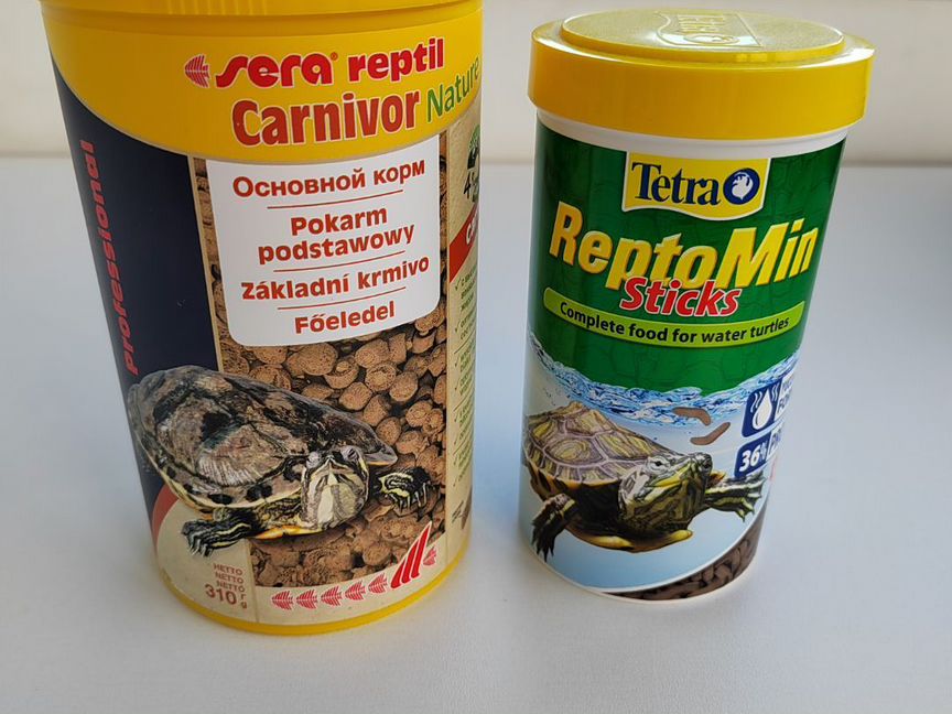 Комплект из двух сортов корма для водяных черепах