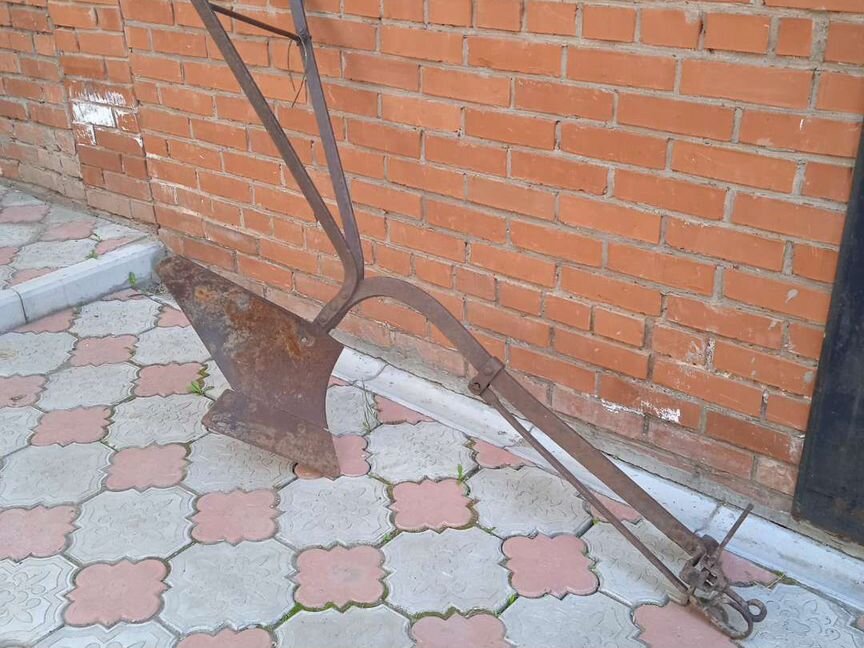Плуг ручной