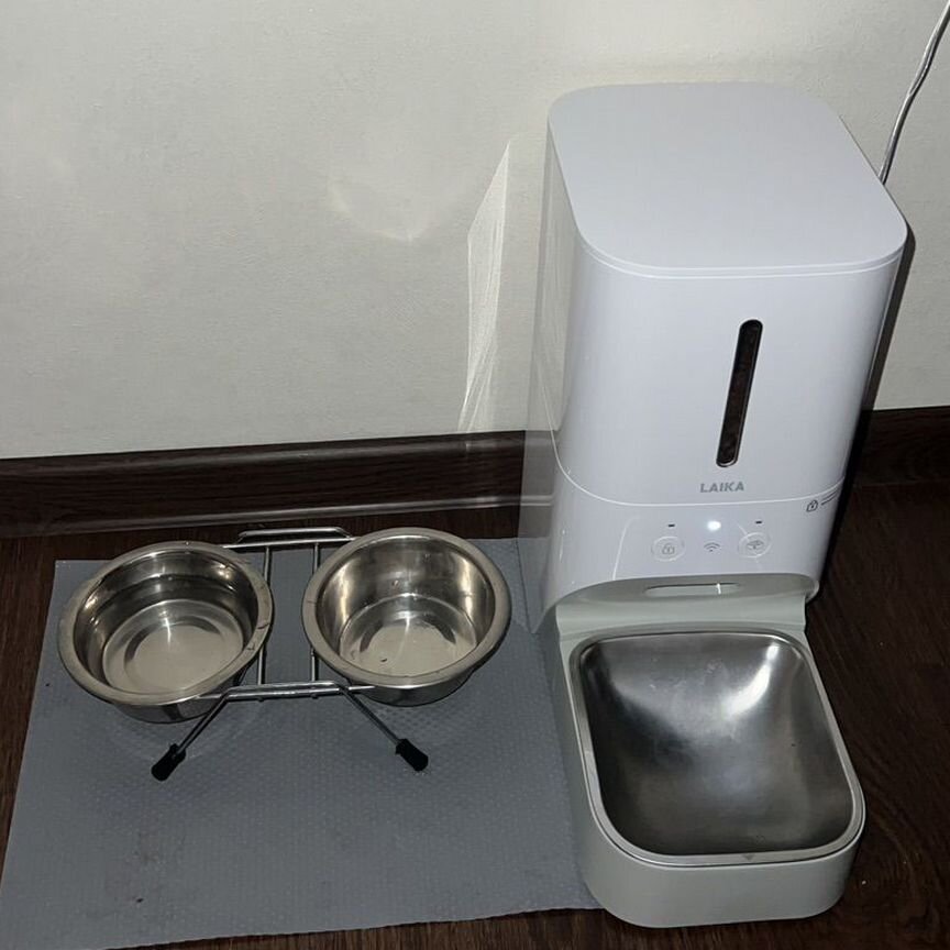 Автоматическая кормушка для кошек и собак