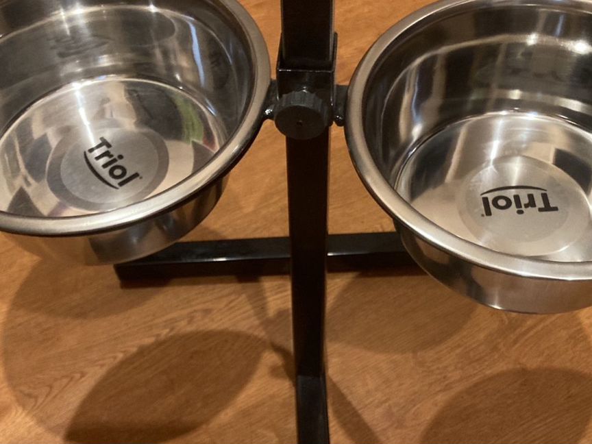 Стойка для мисок