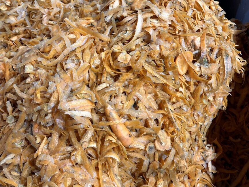 Очистки морковные на корм животным
