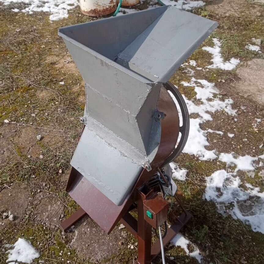 Корморезка корм крс поросята куры корм индюки