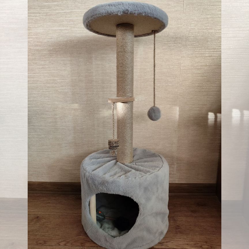 Домик для кошки с когтеточкой высокий