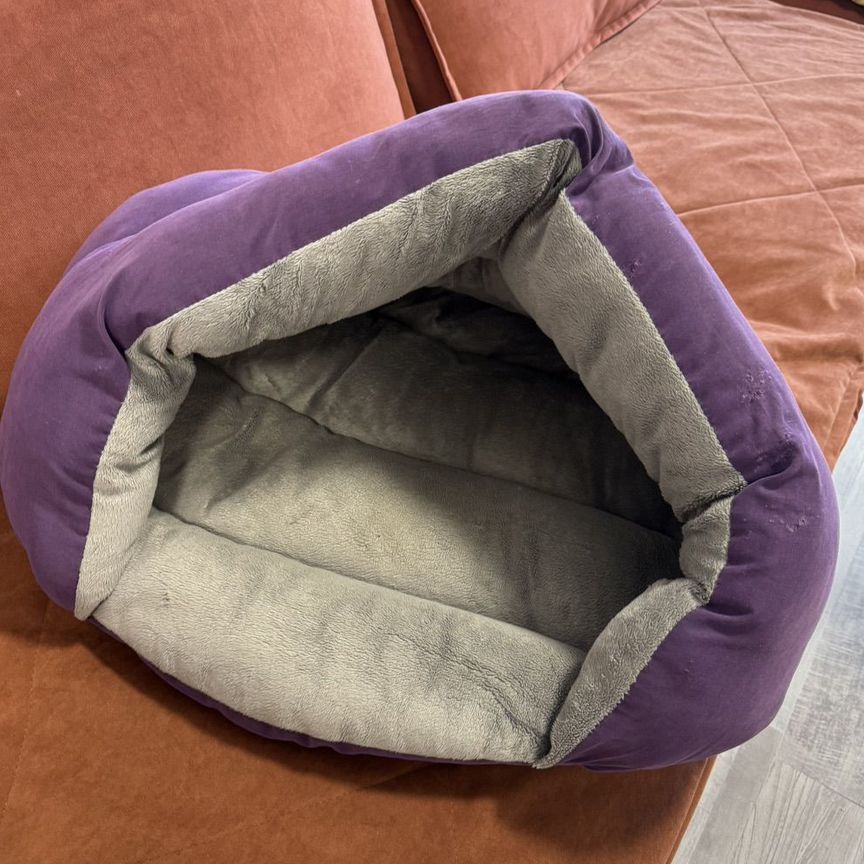 Лежанка для кошек бу