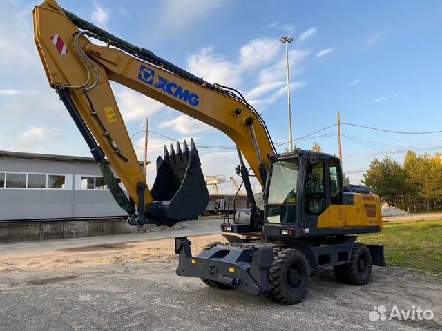 Колёсный экскаватор XCMG XE210WD, 2023 купить в Трехгорном | Транспорт ...