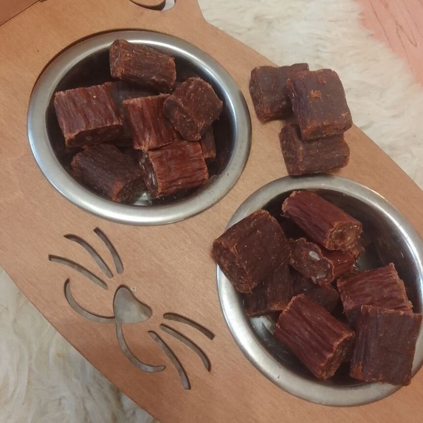 Лакомые кусочки говядины с сыром для любимых собак