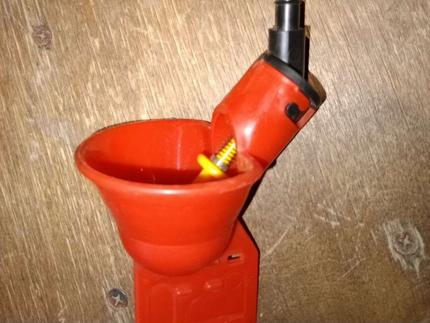 Чашечные поилки