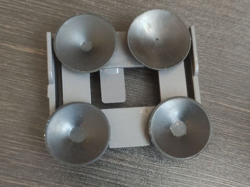 Крепление аквариумной помпы