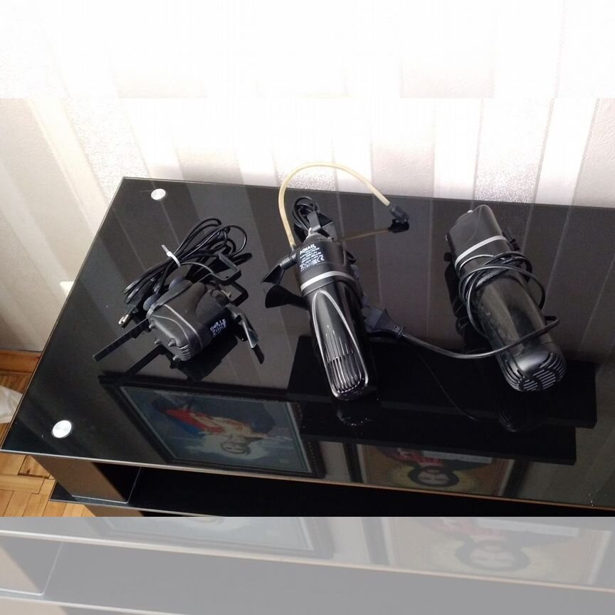 Фильтры, компрессор, мангровая коряга, книги