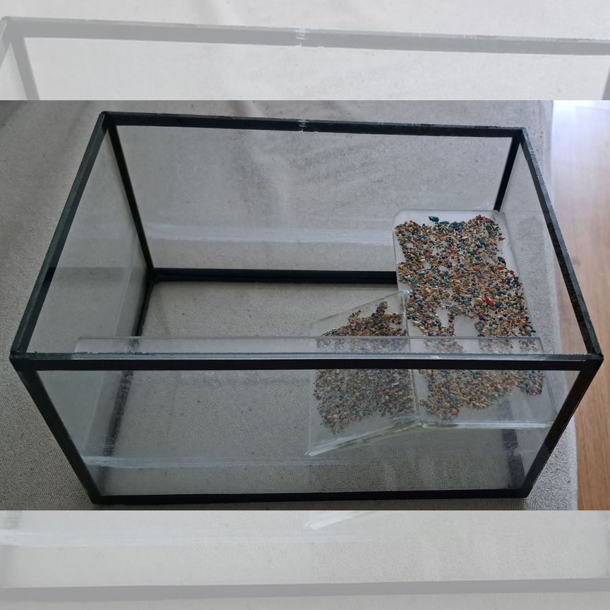 Аквариум с мостиком