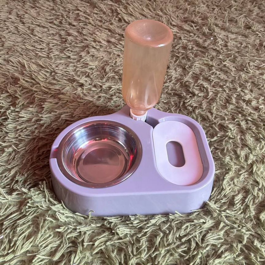 Кошачья миска с игрушками