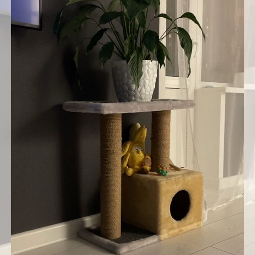 Домик для кошки с когтеточкой бу