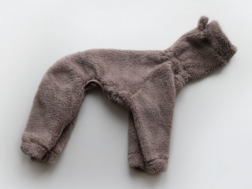 Комбинезон для левретки из искусственного меха