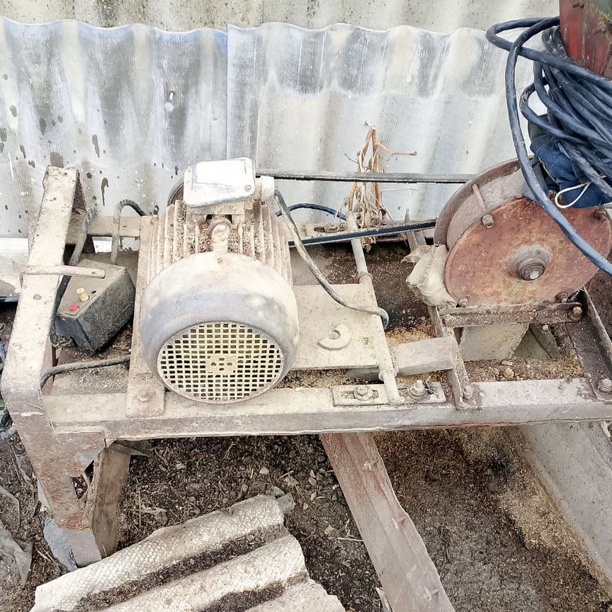 Зернодробилка