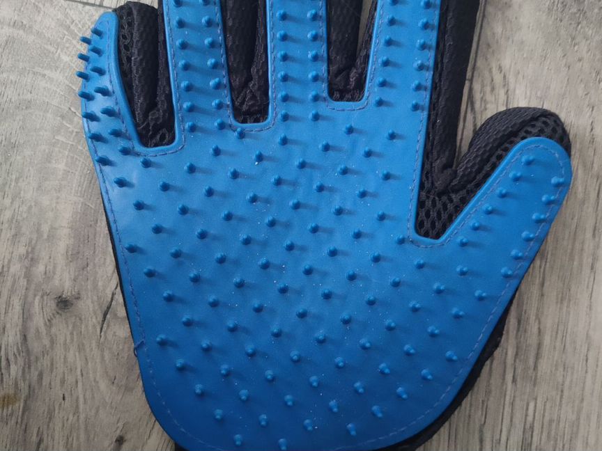 Перчатка для вычёсывания шерсти кошки,собаки