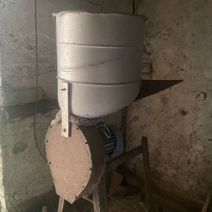 Зернодробилка бу