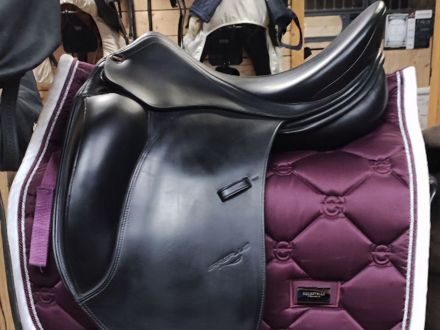 Выездковое седло Erreplus 17р