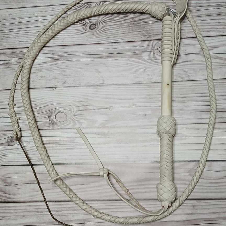 Кнут кожаный