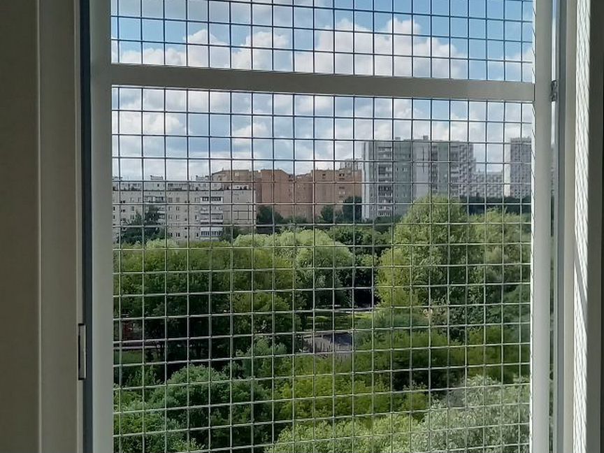 Сетка на окна антикошка