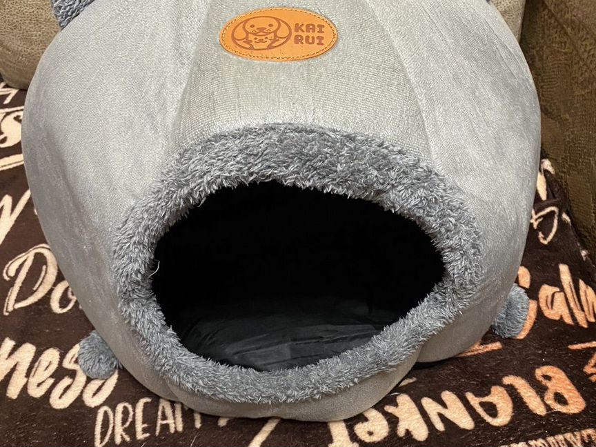 Домик доя кошек и собак мелких пород