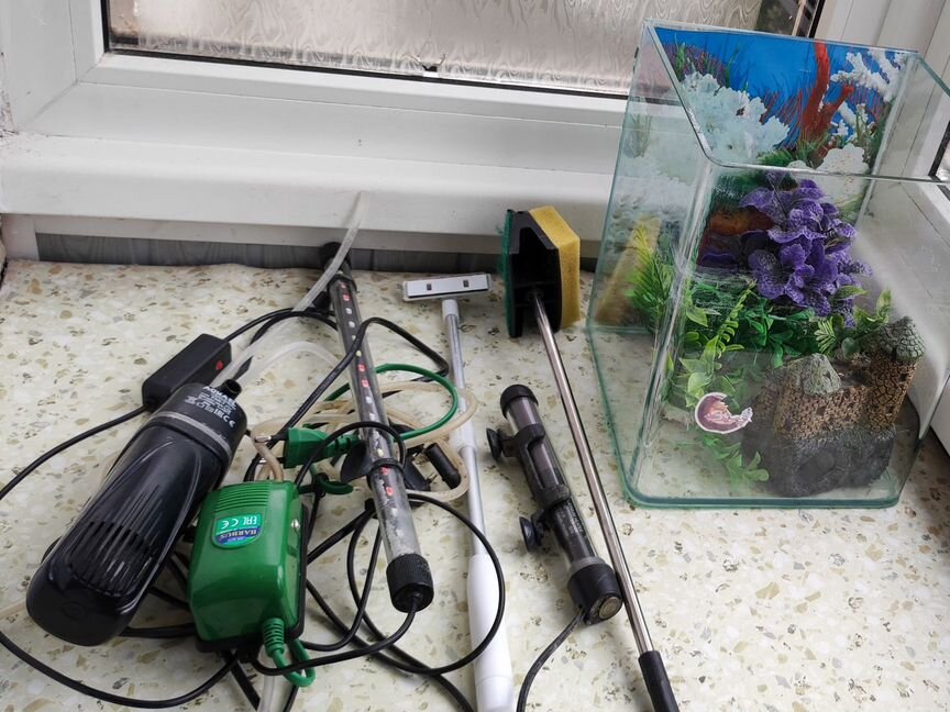Аквариум, фильтр, скребок, обогреватель для воды