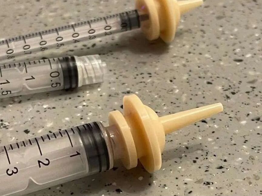 Шприц для кормления животных щенков котят