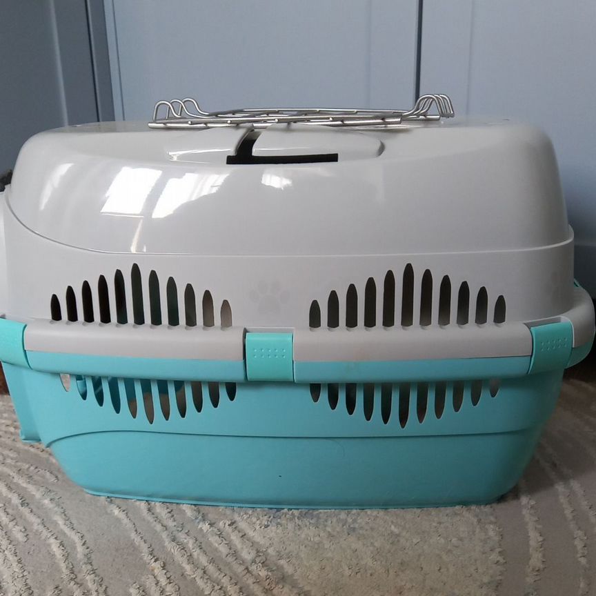 Пластиковая переноска