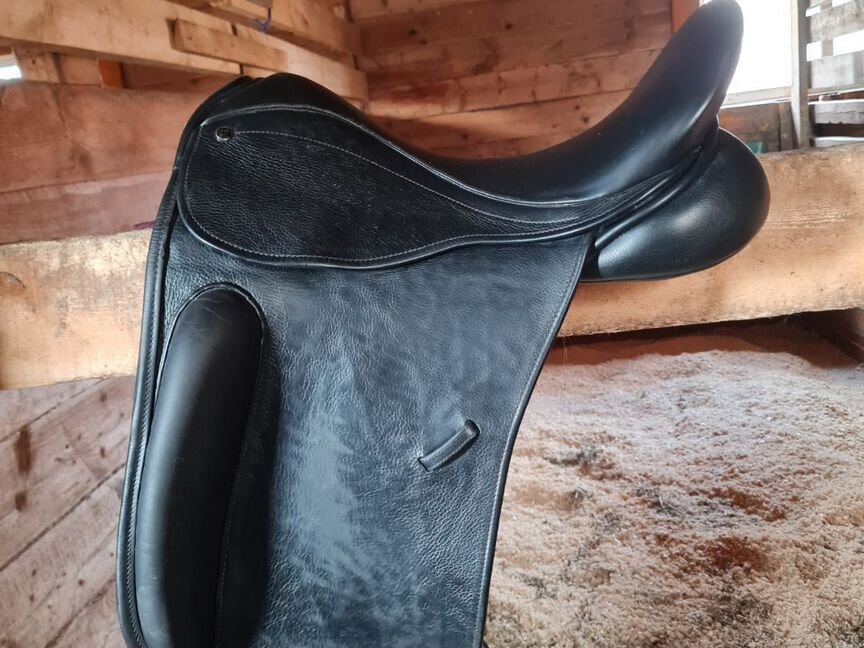 Седло выездковое
