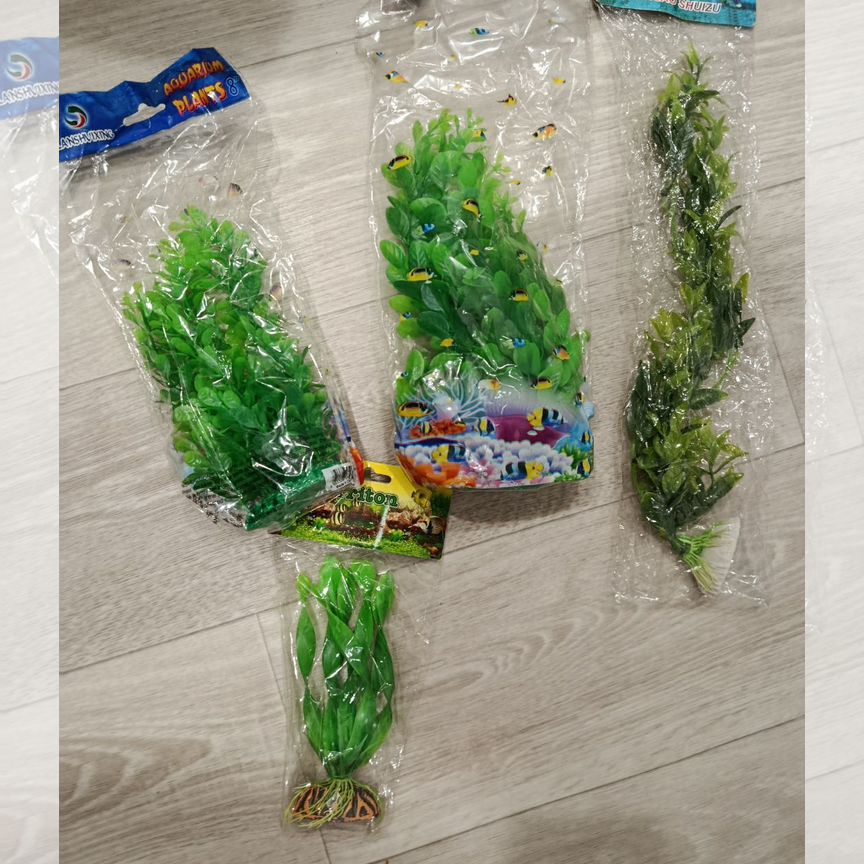 Компрессор для аквариума, растения искусственные