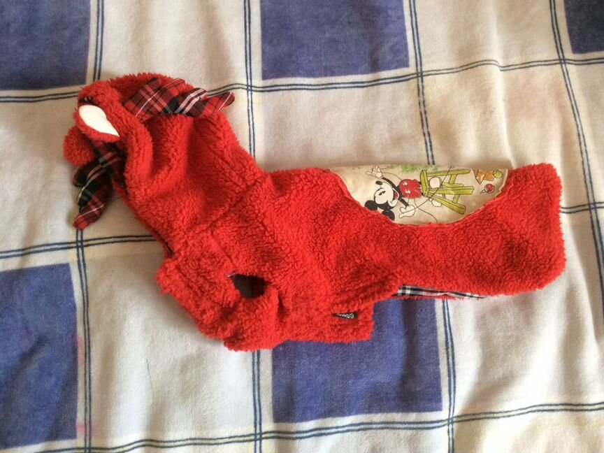 Стильный новогодний костюм Disney с микимаусами