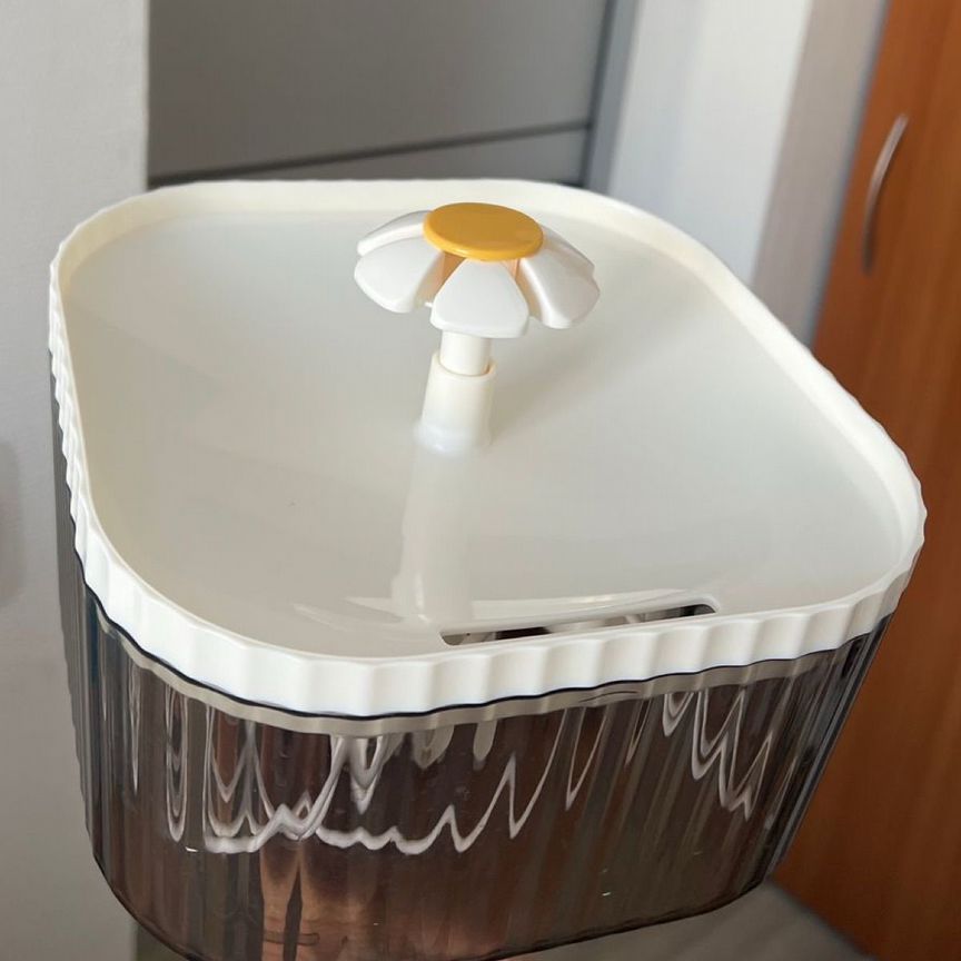 Автоматическая поилка для кошек