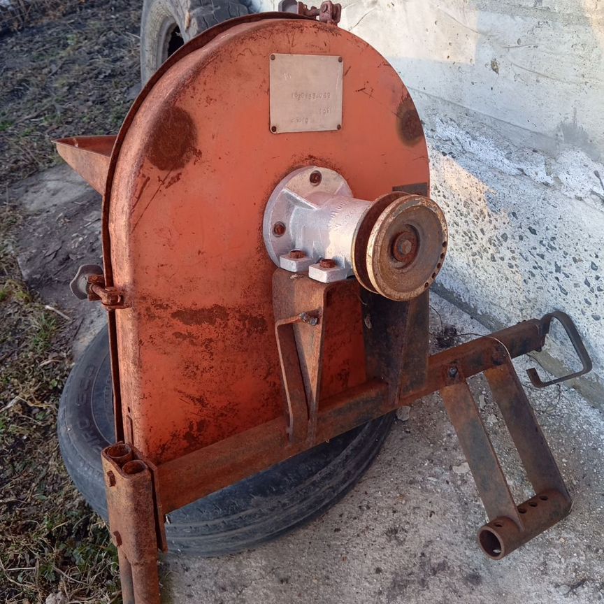 Корма дробилка