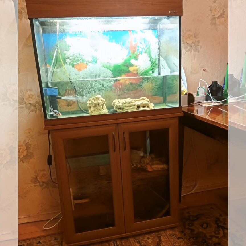 Аквариум с тумбой