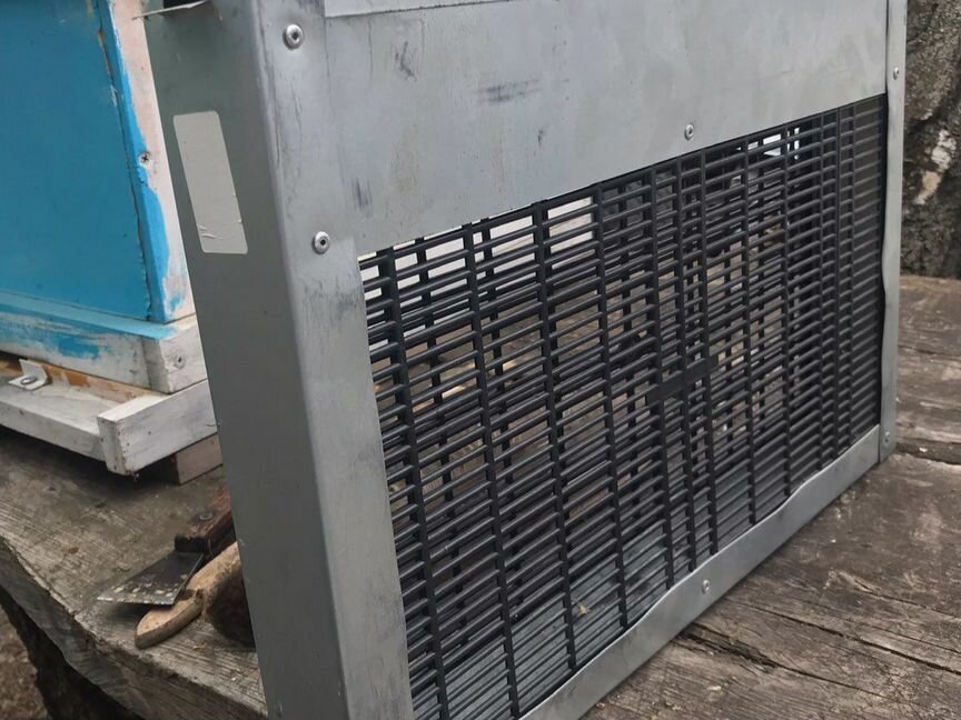 Изолятор для маток пчелинный